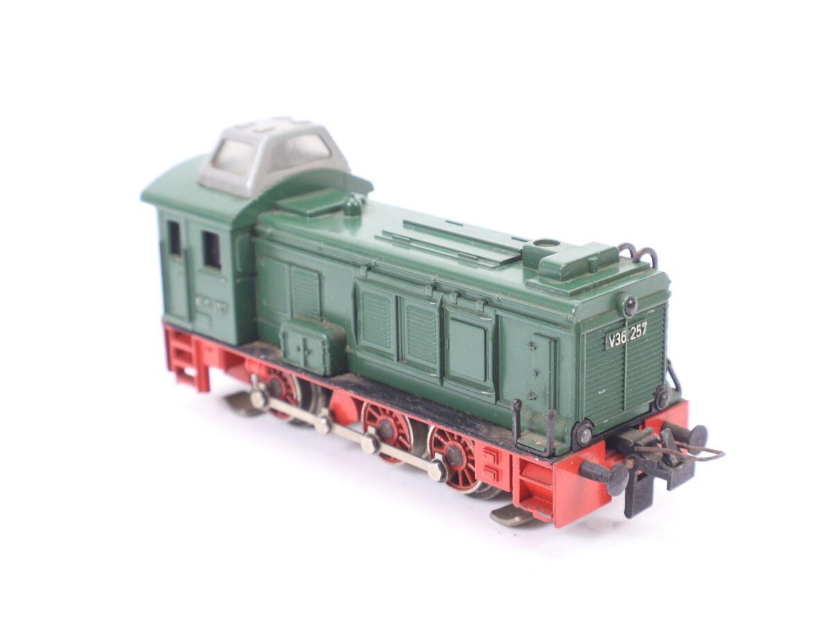 Trix Express H0 2261 Diesellok grün BR V36 257 DB / 3-L-DC Guss