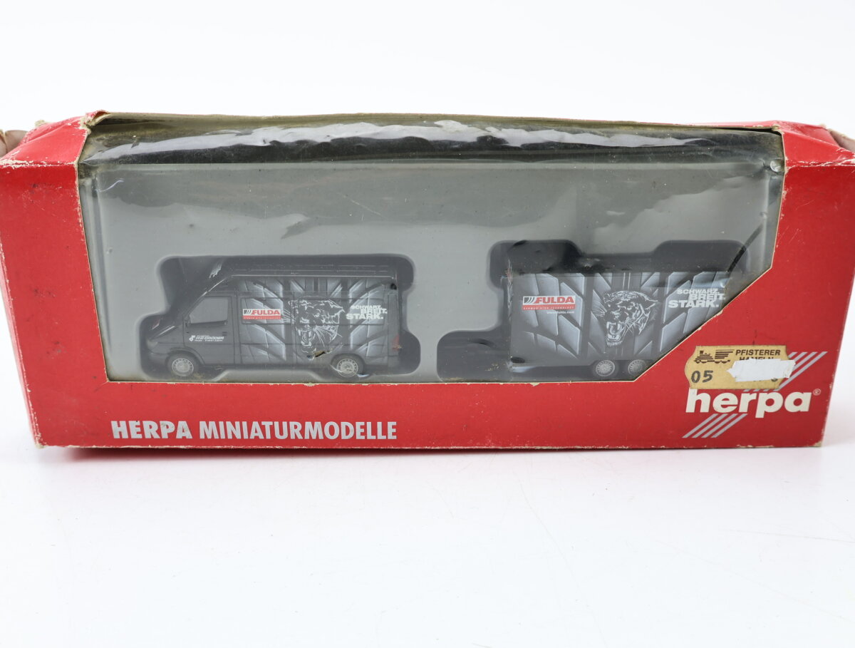Herpa H0 046862 Modellauto MB Sprinter mit Kofferanhänger Fulda Tiger ...