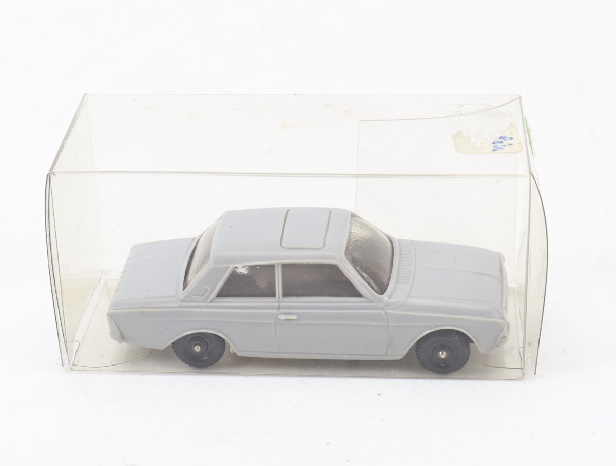 Märklin H0 Modellauto PKW Ford Taunus 17M verglast grau 1:87