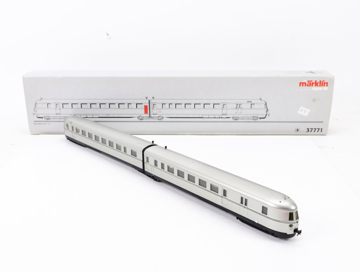 Märklin H0 37771 Dieseltriebwagen Triebzug BR SVT 137 Silber / mfx Di ...