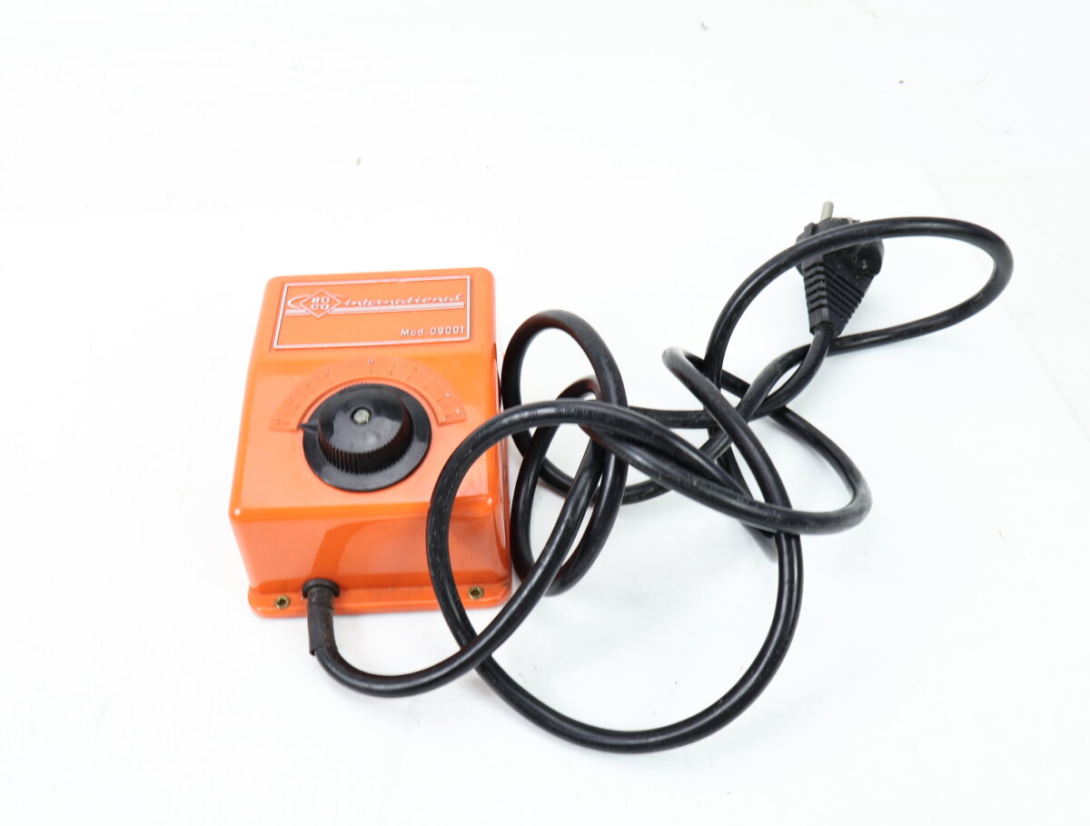 Roco International 09001 Trafo Transformator 220V / 14 VA orange