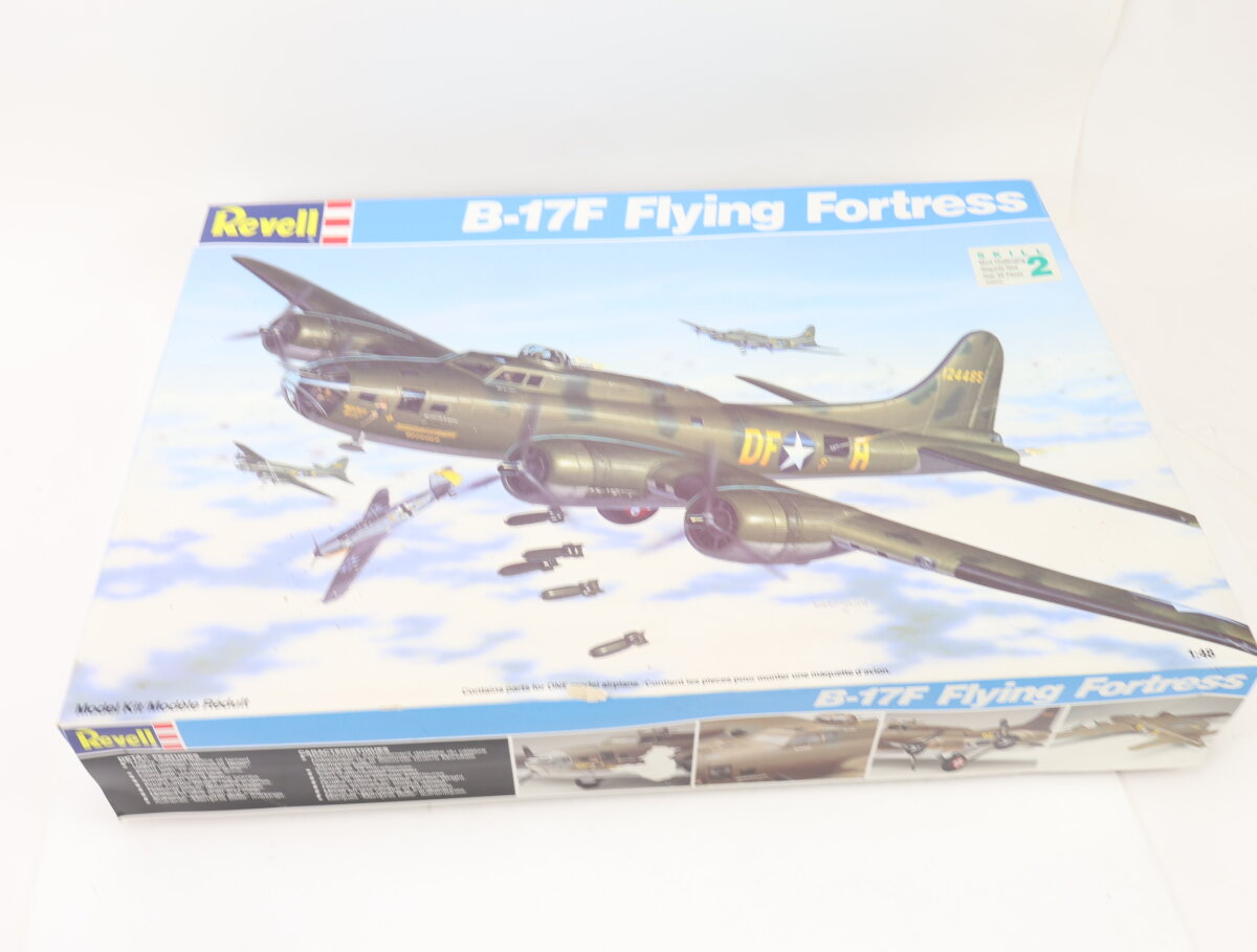 Revell 4701 Modell-Flugzeug Bausatz B-17F Flying Fortress 1:48