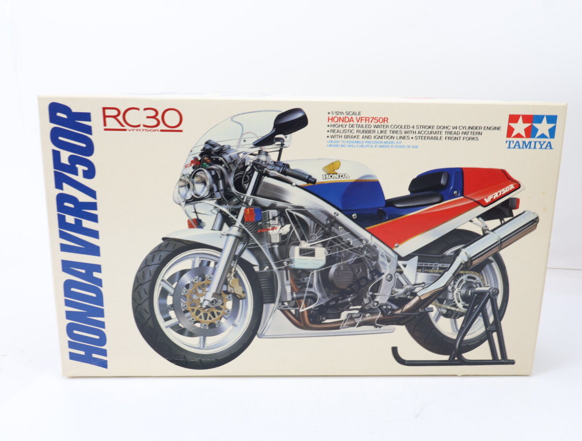 Tamiya 14057 Modell-Bausatz Motorrad Honda RC30 VFR 750R / 1:12